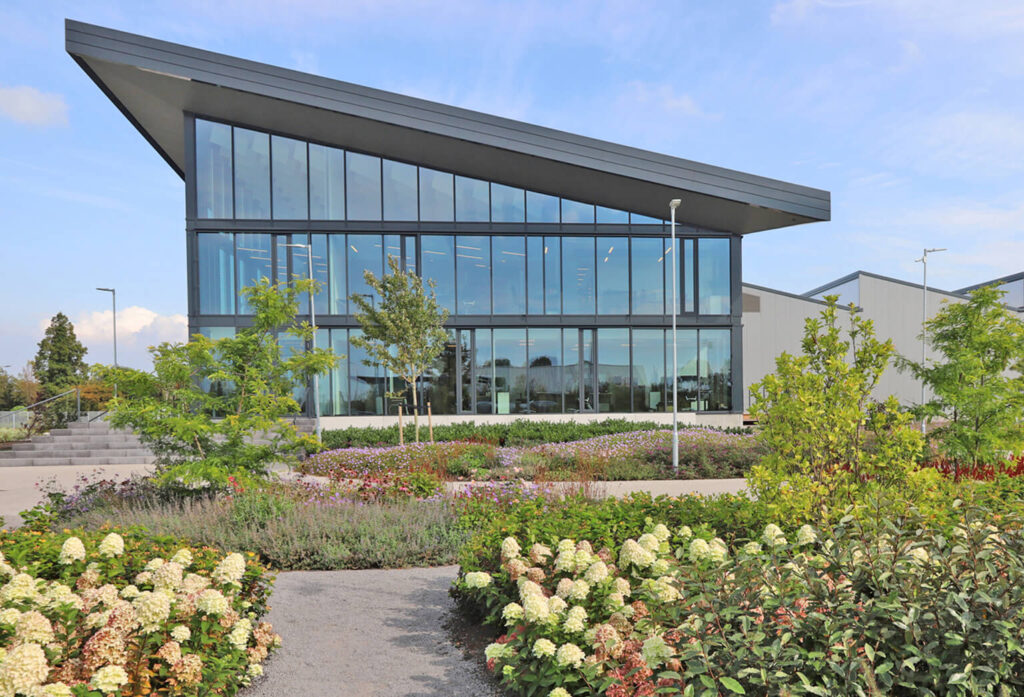 Zomerexcursie Boot & Dart Boomkwekerijen - Nederlandse Dendrologische ...